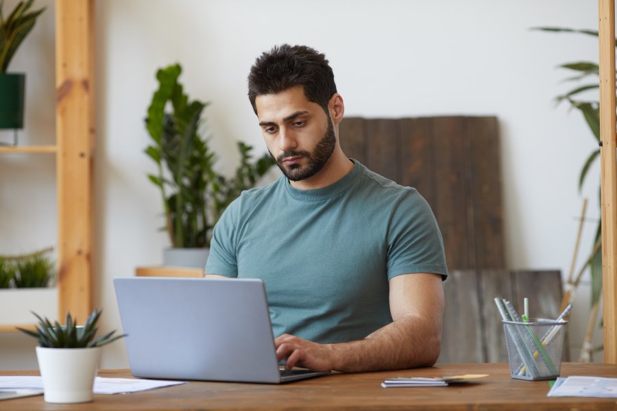 Guía Rápida: Cómo Escribir el Arroba en Cualquier PC | Gentleman USA