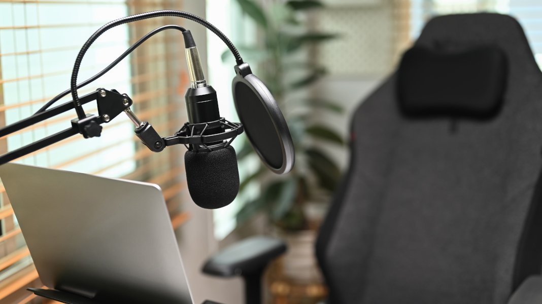 Dónde está el micrófono en una laptop | Gentleman USA